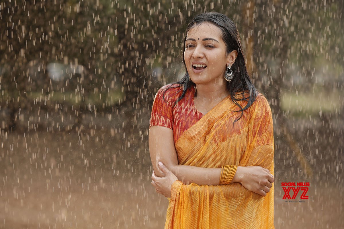 Actress Catherine Tresa Soaking In Rain In Latest Stills - Social News XYZ