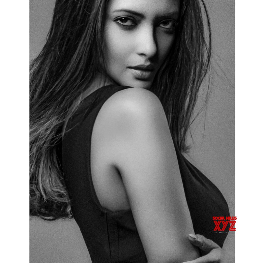 Actress Riya Sen Bold New Stills - Social News XYZ