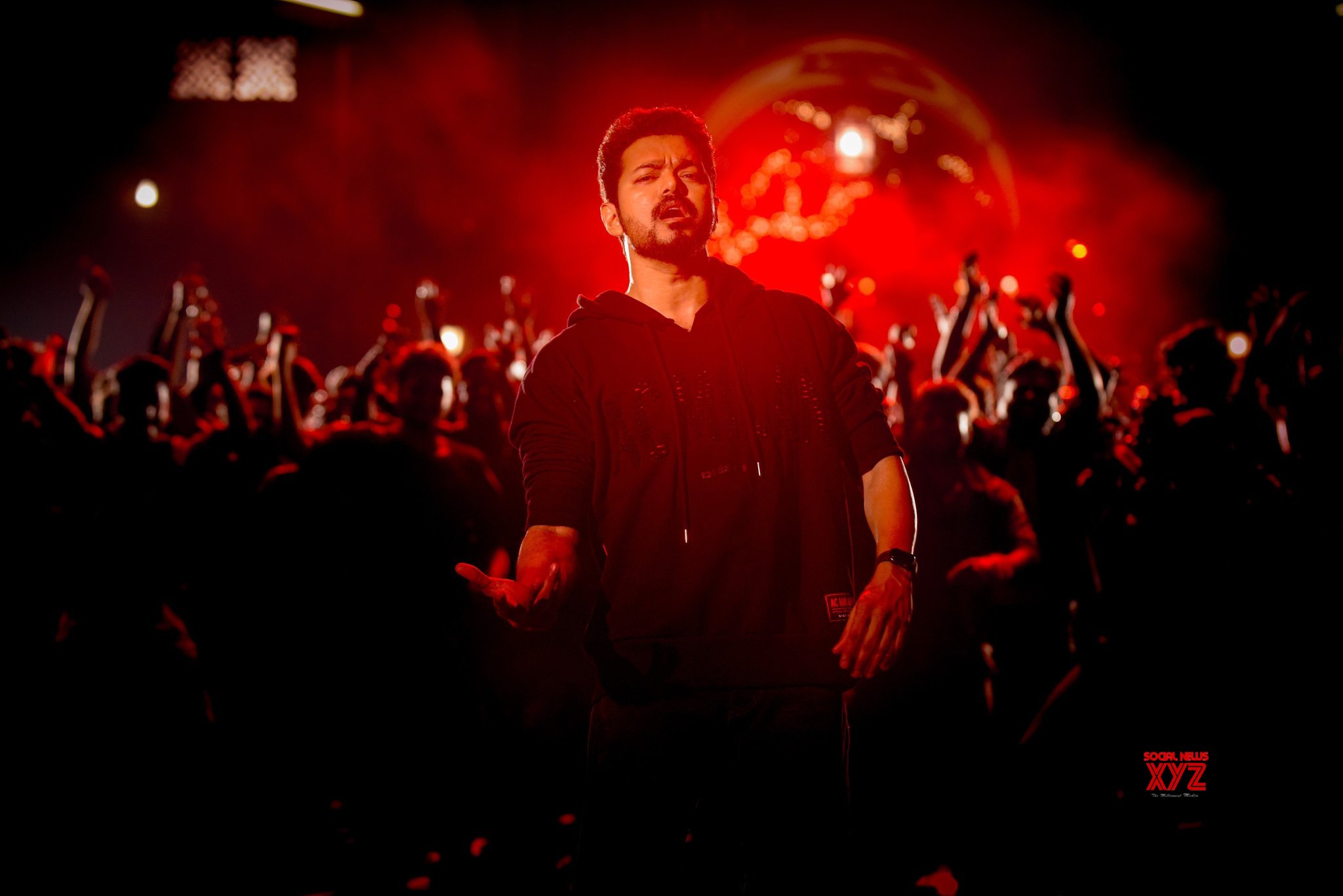 Thalapathy Vijay Stills From Bigil Movie Singappenney Song - Social ...