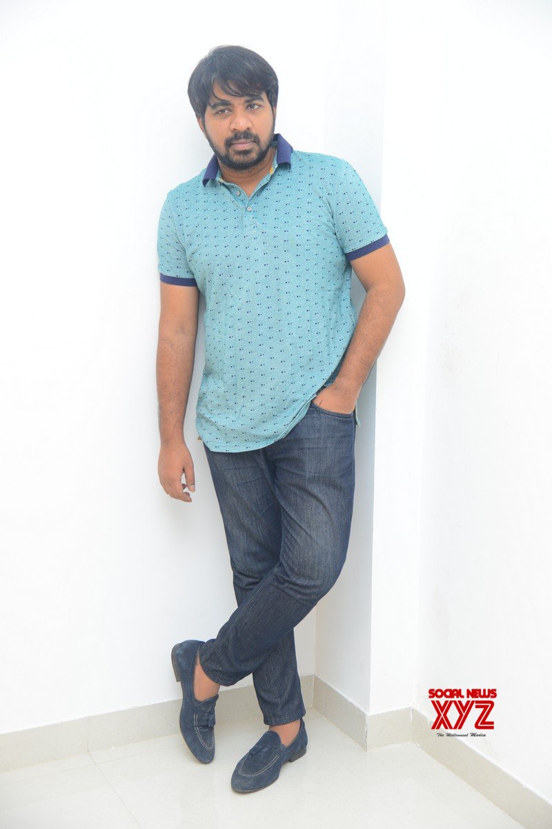 Actor Abhinav Gomatam Stills From Meeku Maathrame Cheptha Movie ...