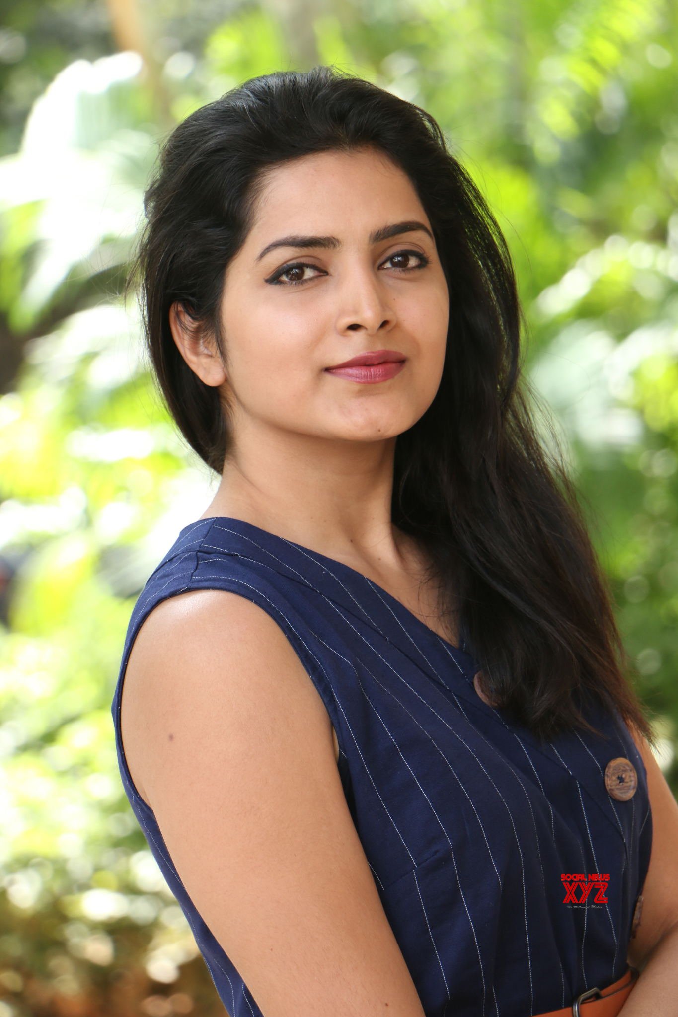 Actress Pavani Gangi Reddy Hot Stills From Meeku Maathrame Cheptha Movie Thanks Meet - Social ...