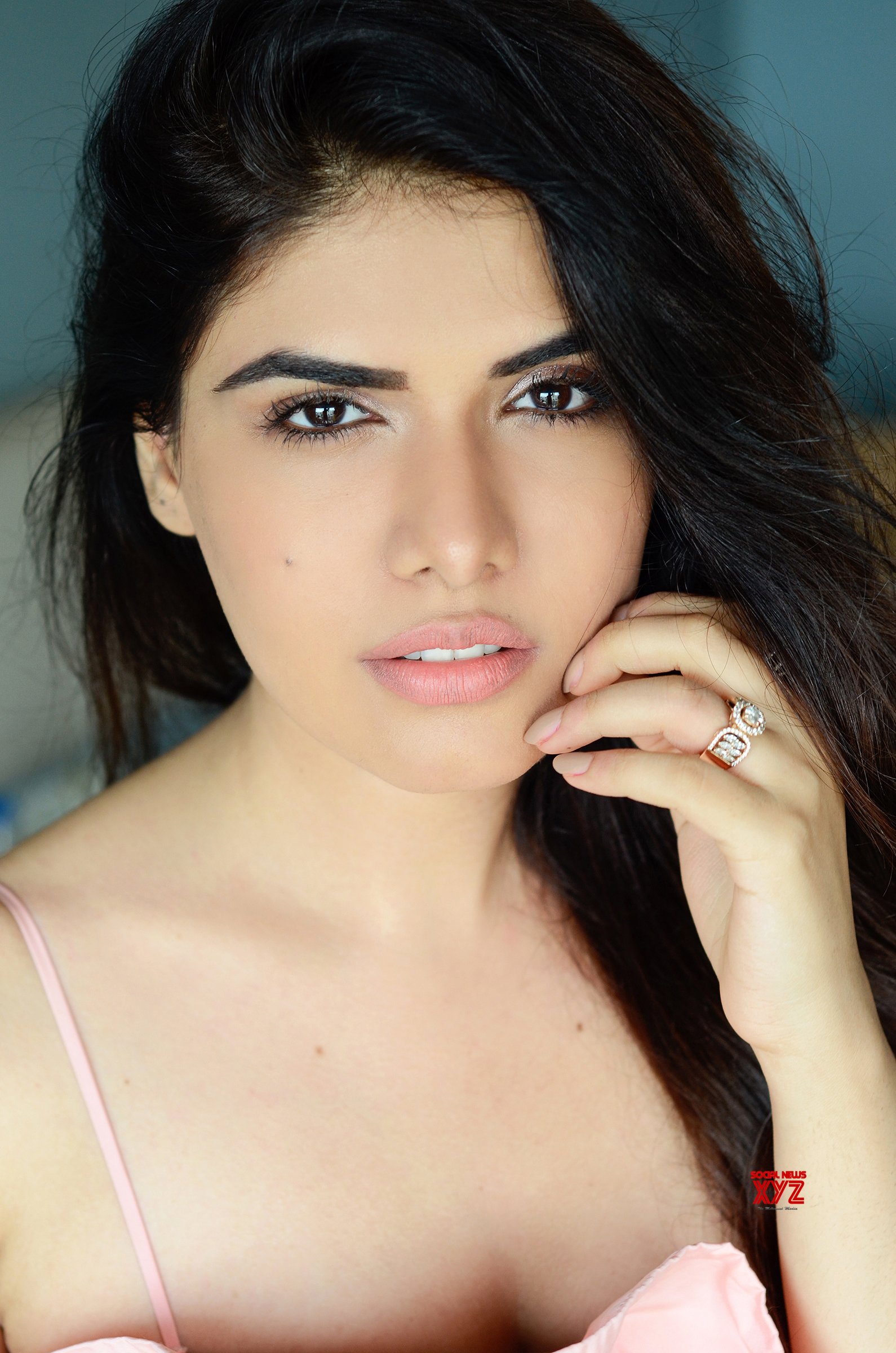 Actress And Model Twinkle Saaj Super HD Stills - Social News XYZ