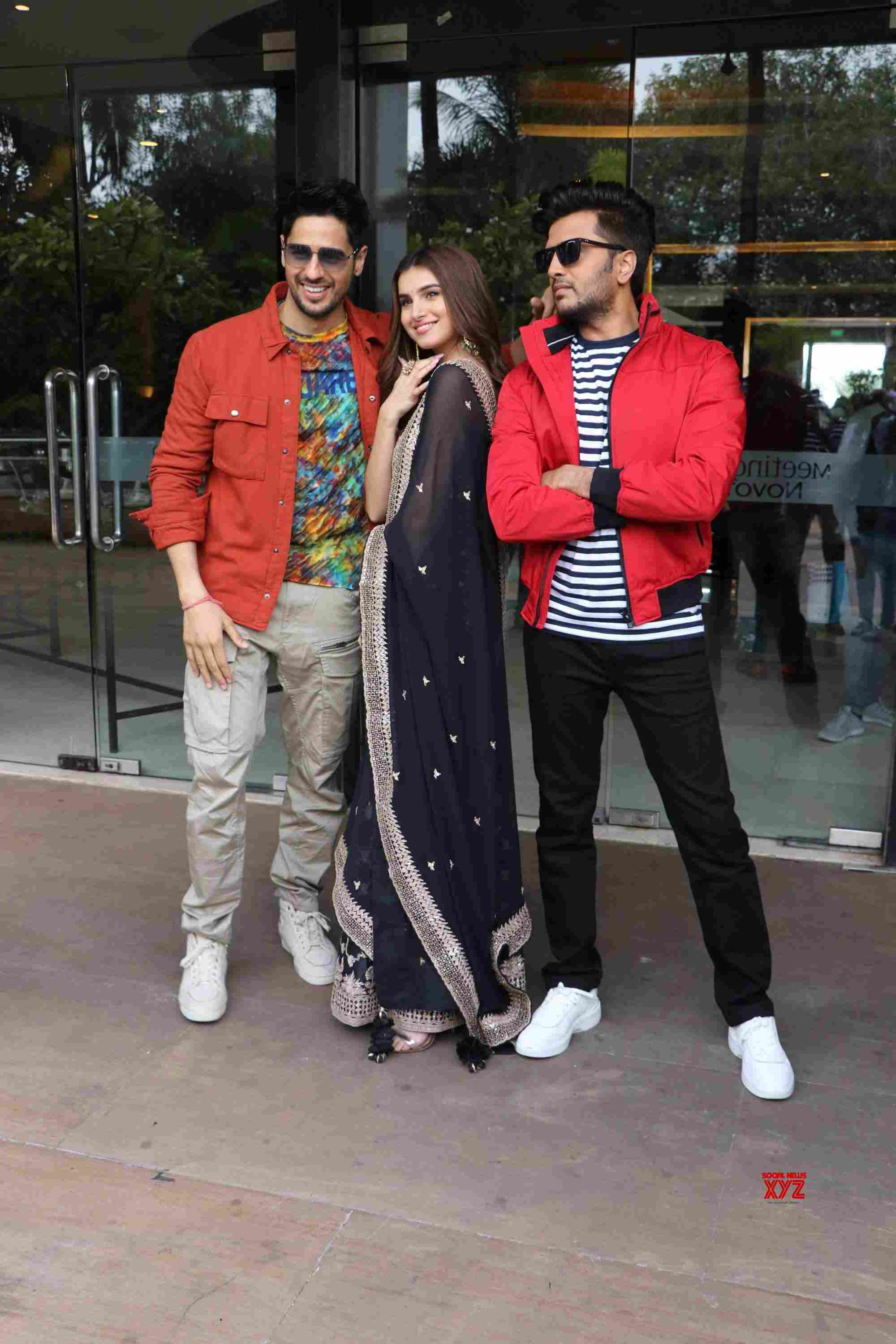 Tara Sutaria, Riteish Deshmukh, and Siddharth Malhotra Spotted ...
