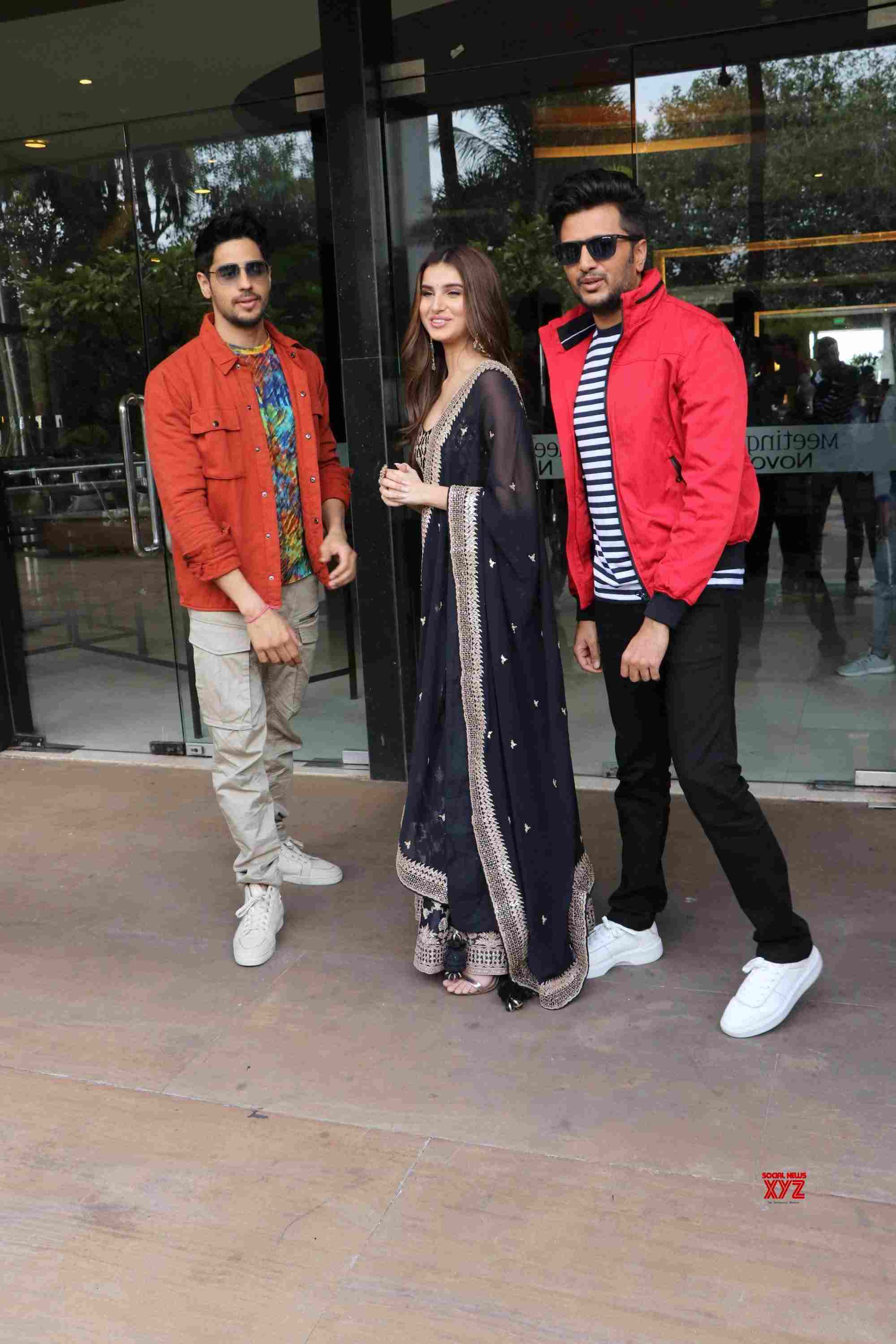 Tara Sutaria, Riteish Deshmukh, and Siddharth Malhotra Spotted ...