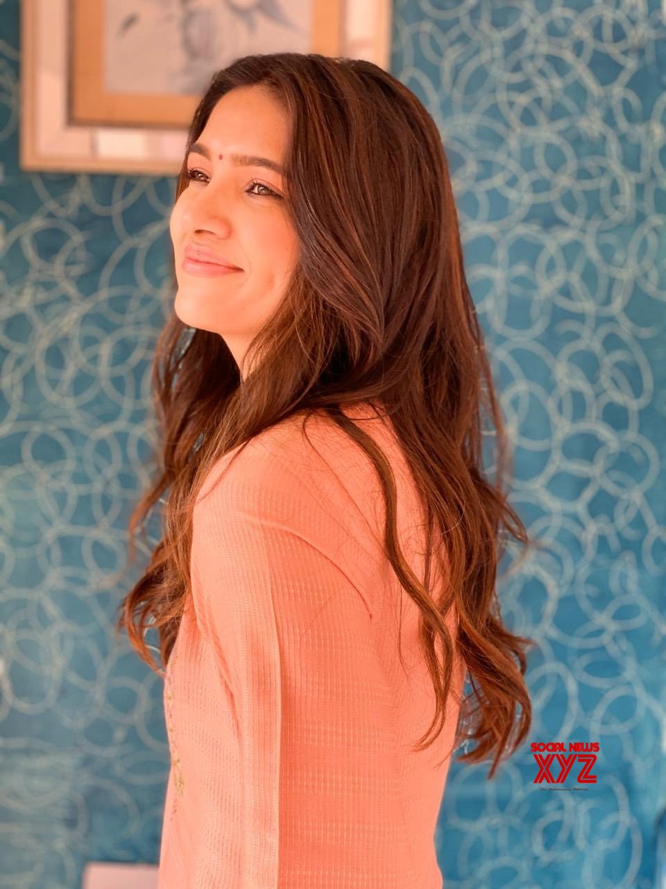 Actress Vani Bhojan Cute And Naughty Stills - Social News XYZ