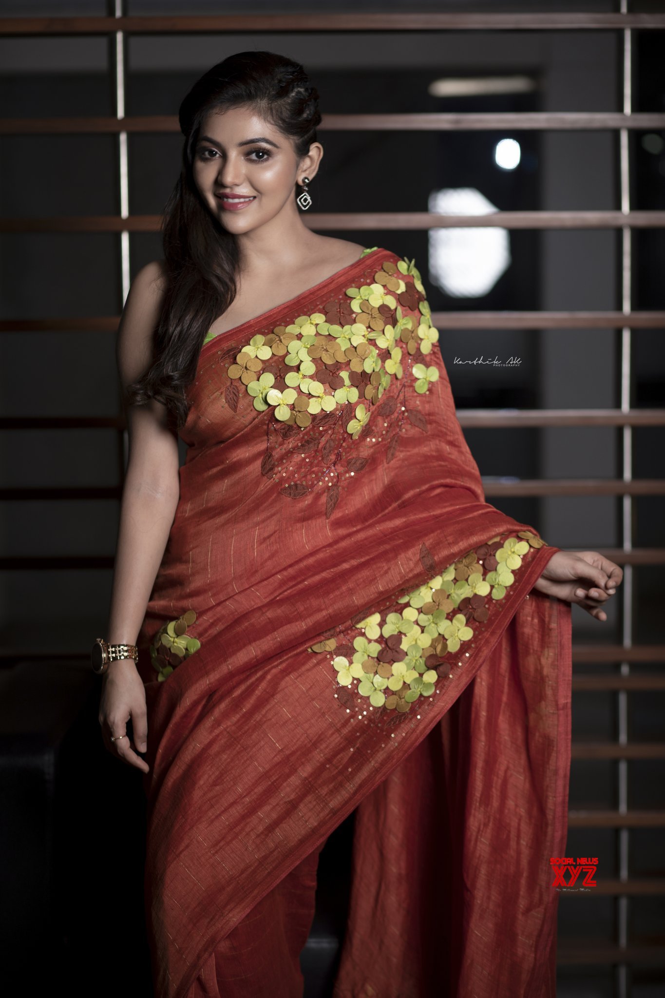 Actress Athulya Ravi Glam Stills In Simple Designer Saree - Social News XYZ