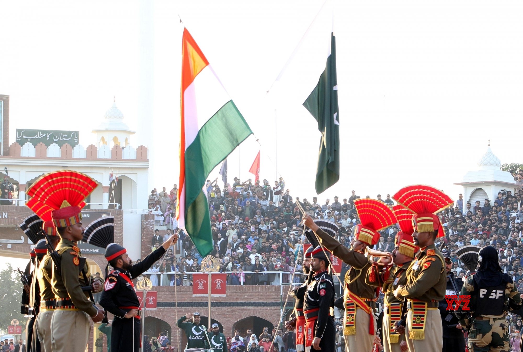 Attari: Border Security Force, Pakistani Rangers during Beating Retreat ...