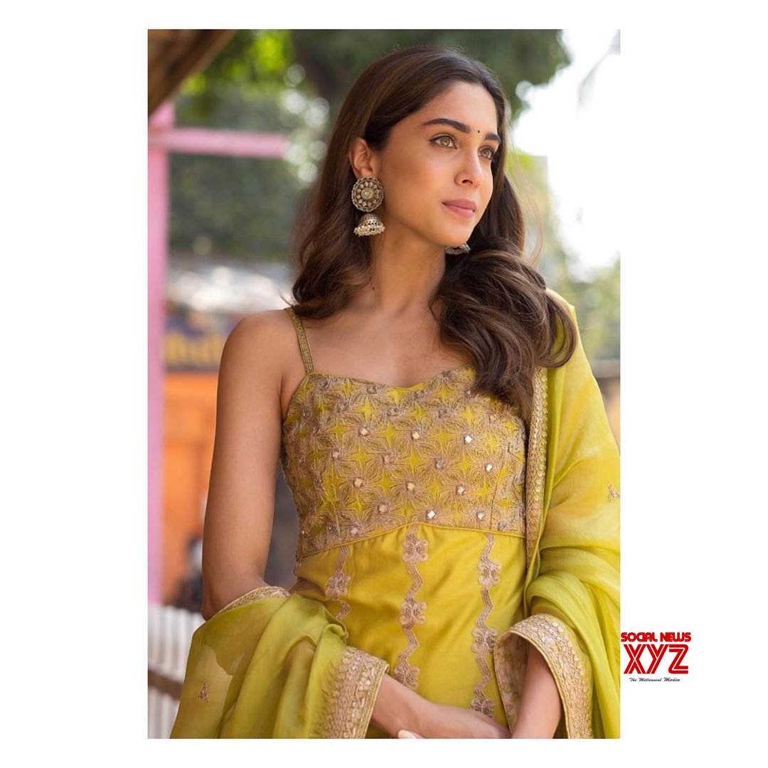 Actress Sharvari Wagh Latest Stills - Social News XYZ