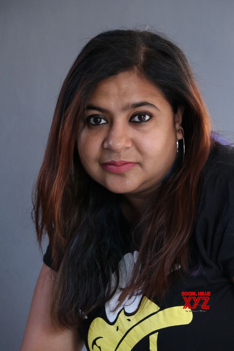 Choosi Choodangaane Movie Director Sesha Sindhu Rao Interview Stills ...