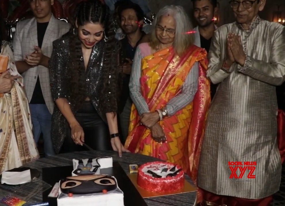 Mrizapur's actress Anangsha Biswas celebrates her Birthday with a ...