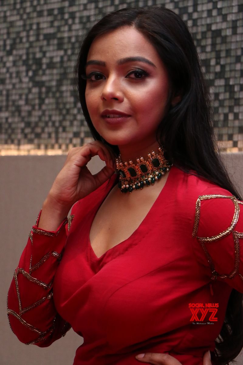 Actress Nithya Shetty Stills From O Pitta Katha Pre Release Event ...