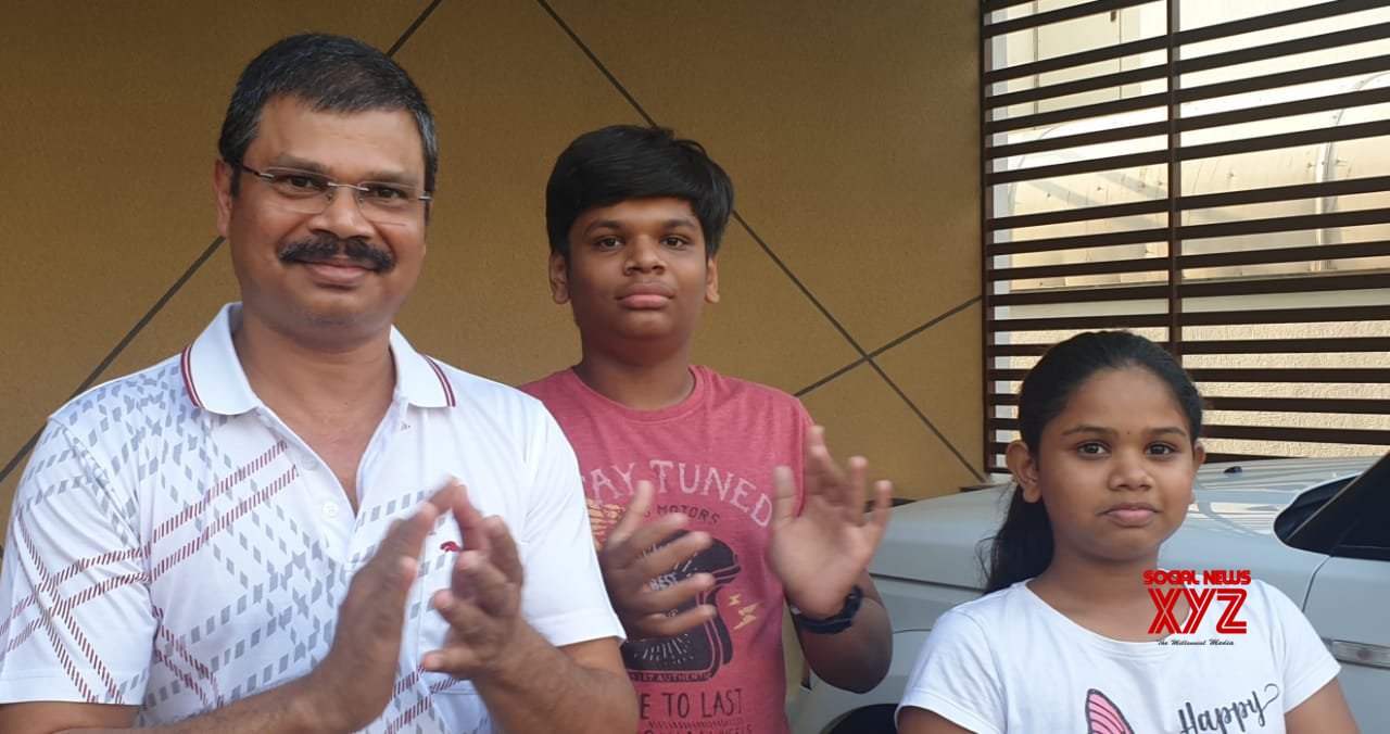 Director Boyapati Srinu And Family Saluting Doctors, Police Officers ...