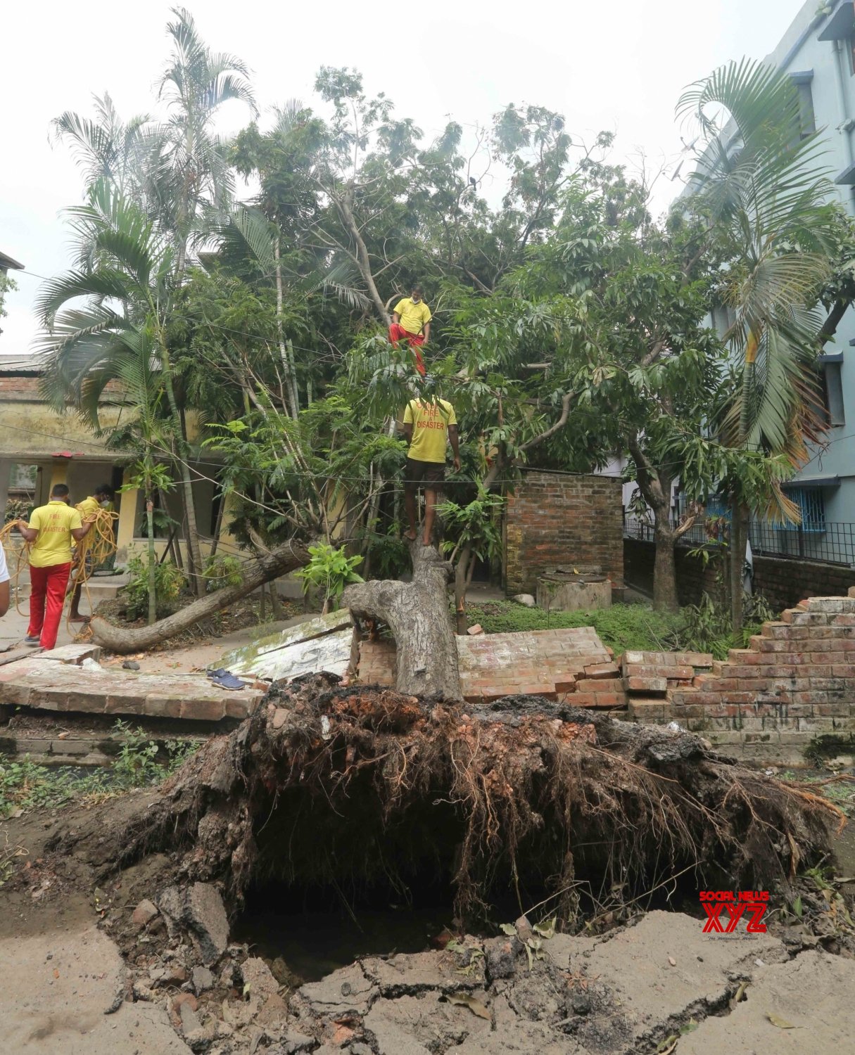 Kolkata: Cyclone Amphan: Odisha Fire and Disaster team engaged in ...