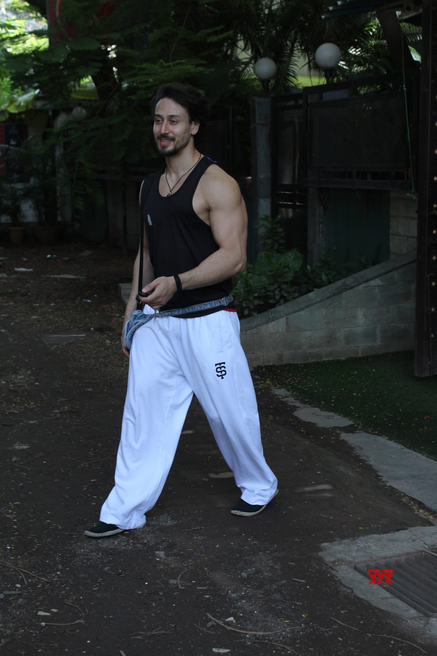 Tiger Shroff Spotted At Dubbing Studio In Juhu Gallery - Social News XYZ