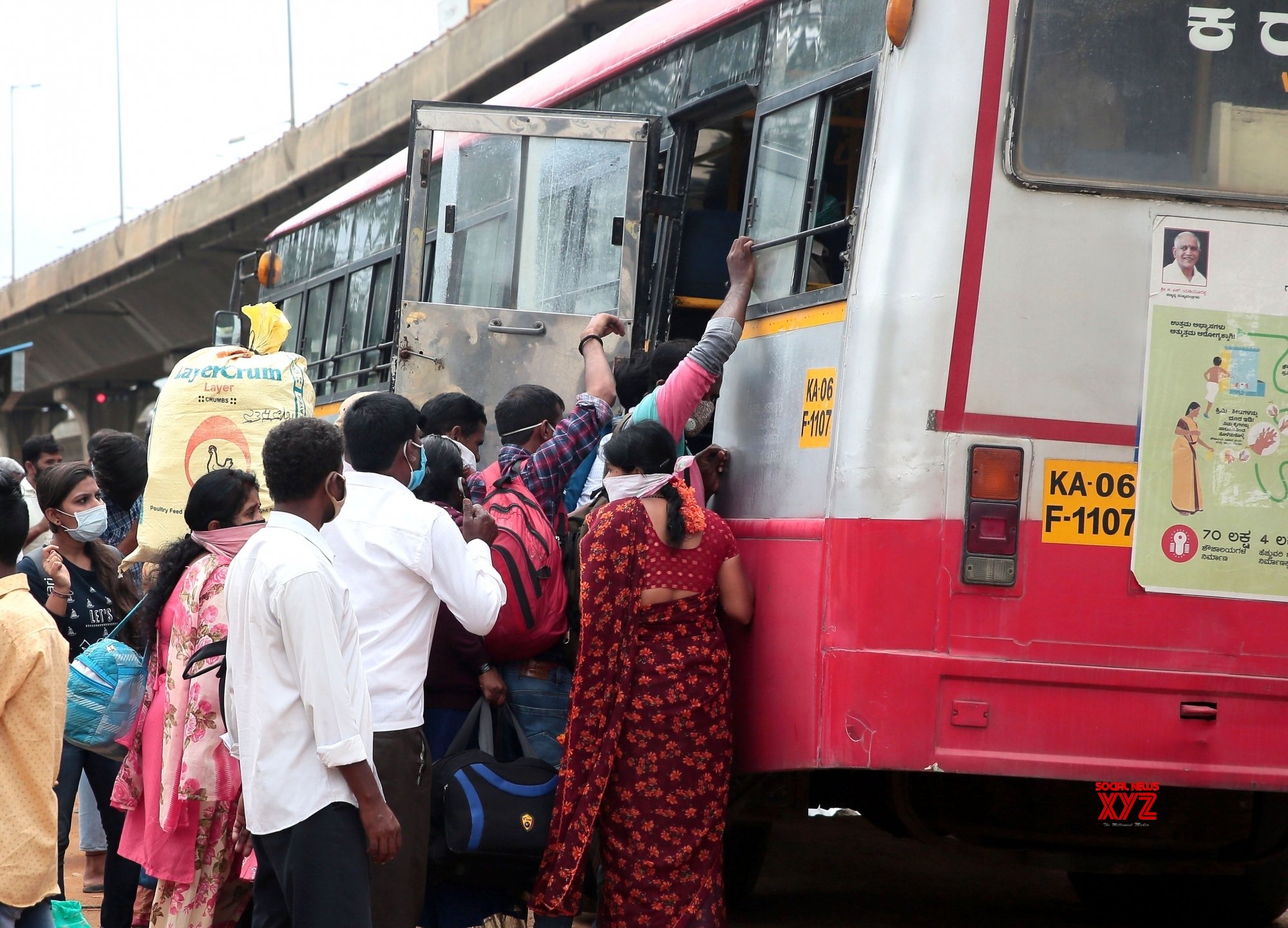 Bengaluru: People leaving to their hometowns #Gallery - Social News XYZ