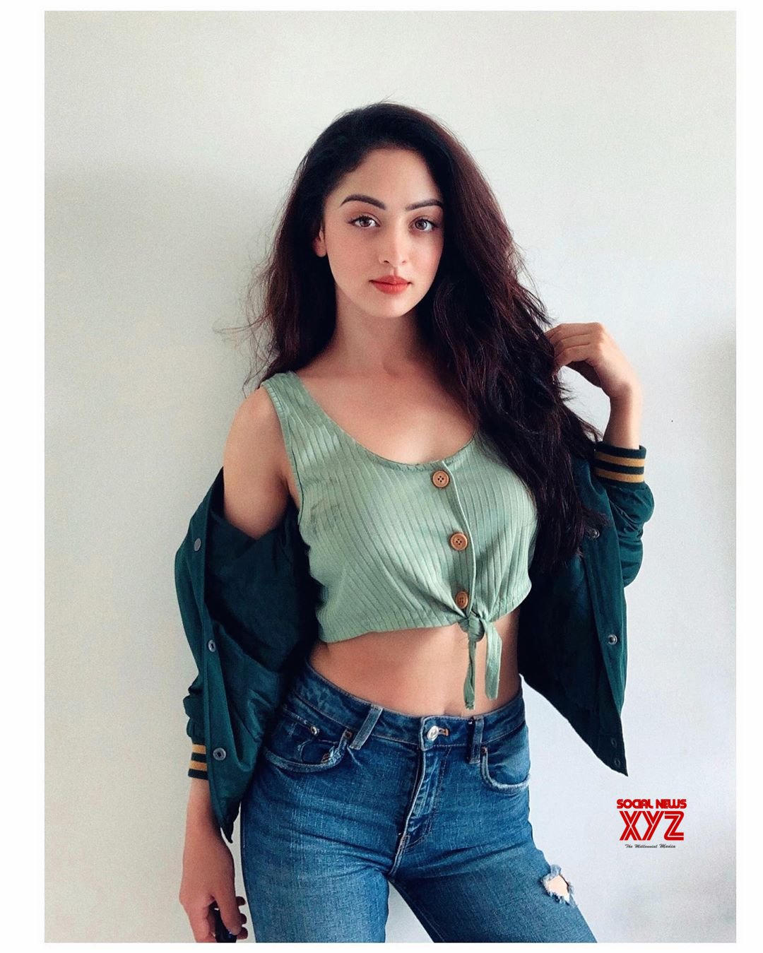 Actress Sandeepa Dhar Latest Hot And Cute Stills - Social News XYZ