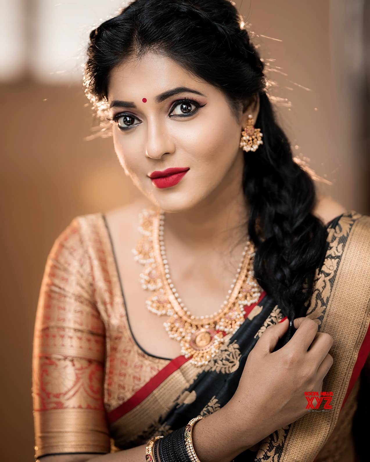 Actress Reshma Pasupuleti Gorgeous Stills In A Traditional Saree ...