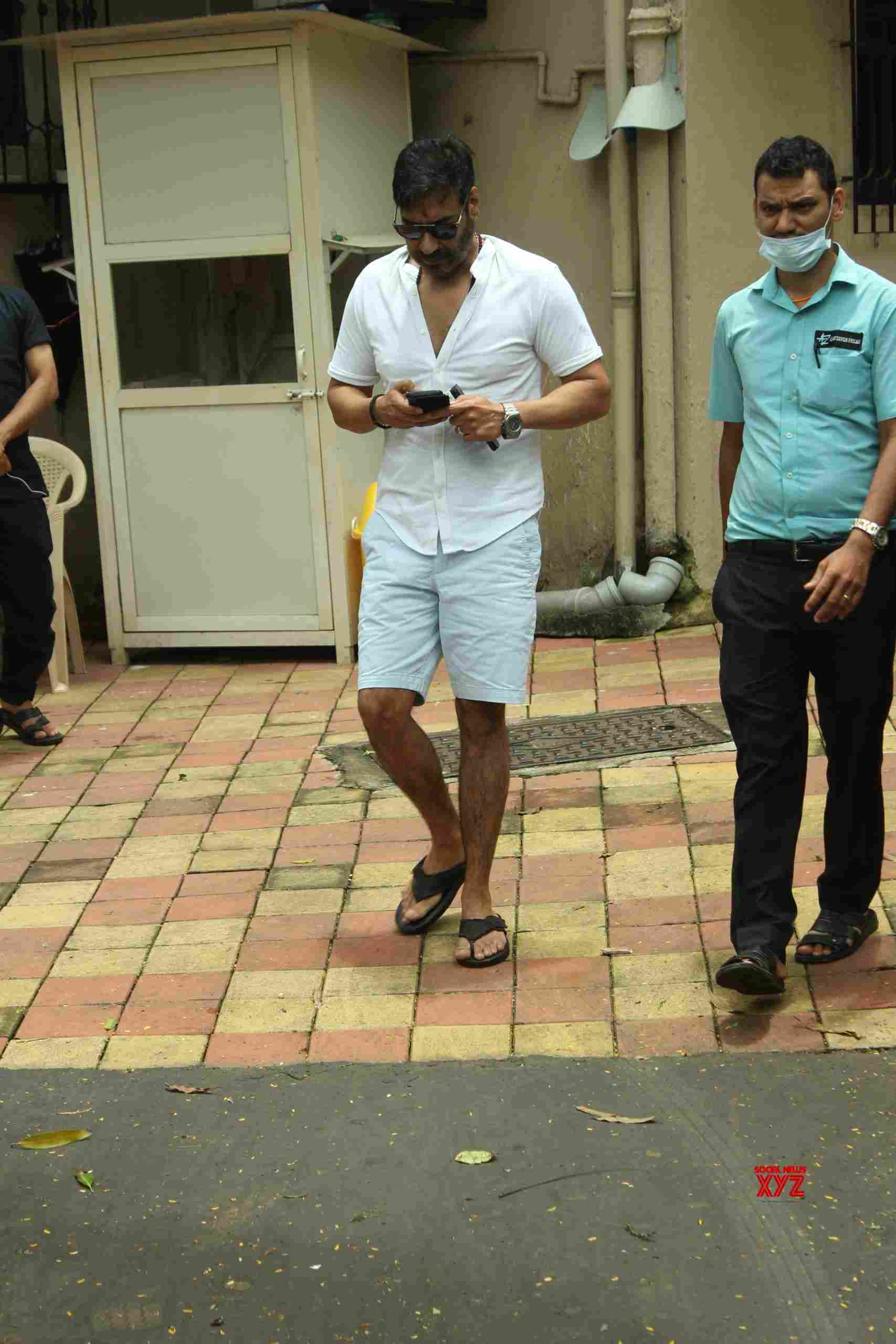 Ajay Devgan Spotted At Juhu HD Gallery - Social News XYZ