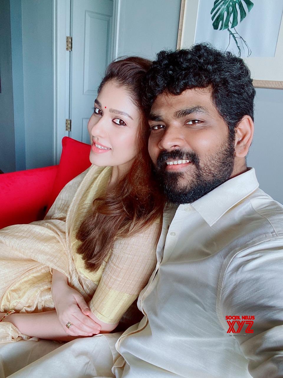 Nayanthara And Vignesh Shivan Stills Celebrating Onam With Her Family - Social News XYZ