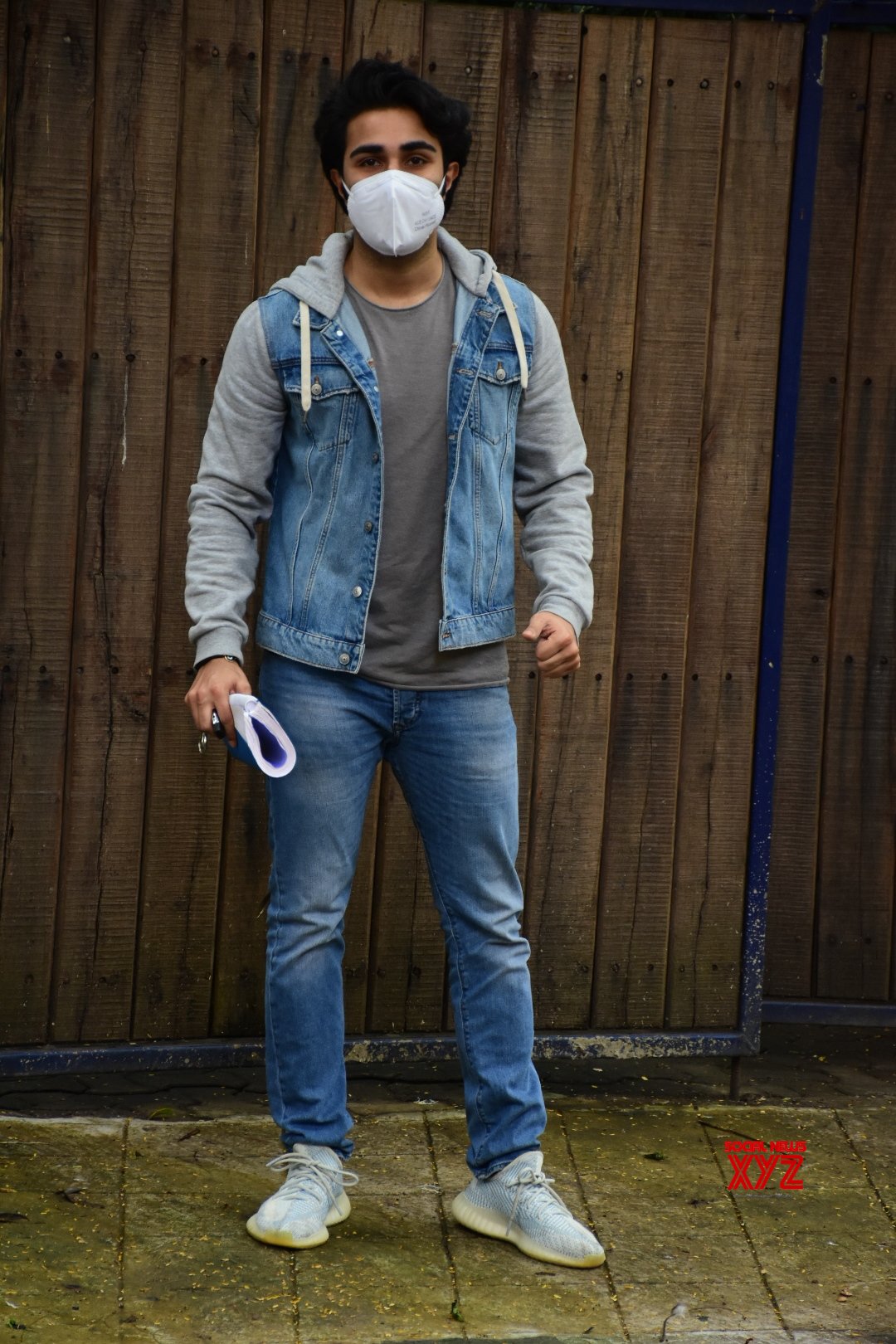 Aadar Jain Spotted At Bandra HD Gallery - Social News XYZ