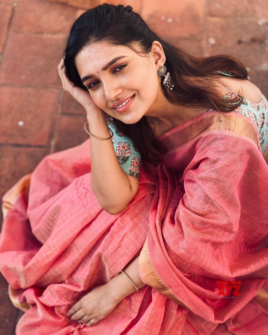 Actress Vani Bhojan Latest Glam Stills - Social News XYZ