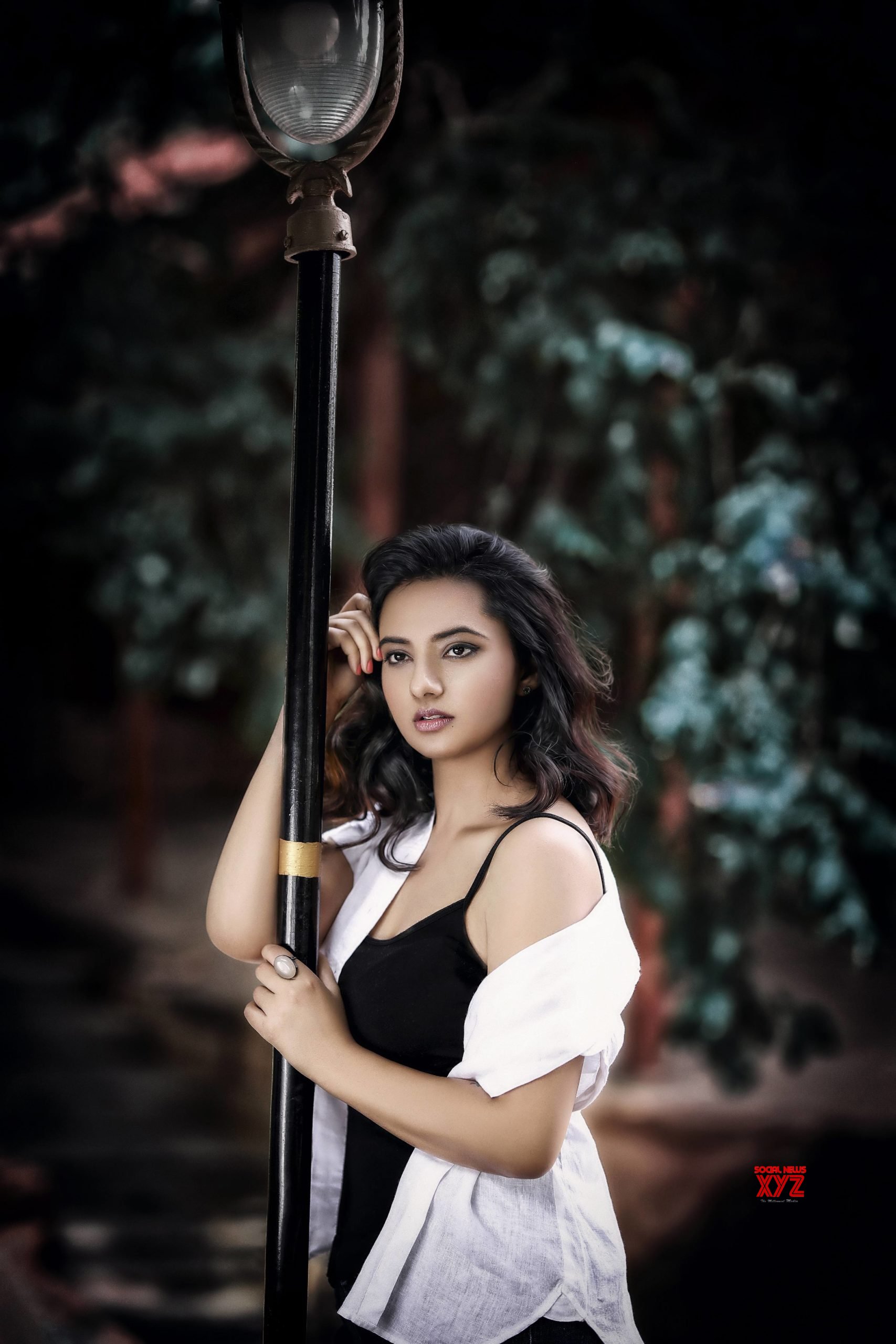 Actress Esha Chawla Latest Glam Photoshoot Stills - Social News XYZ