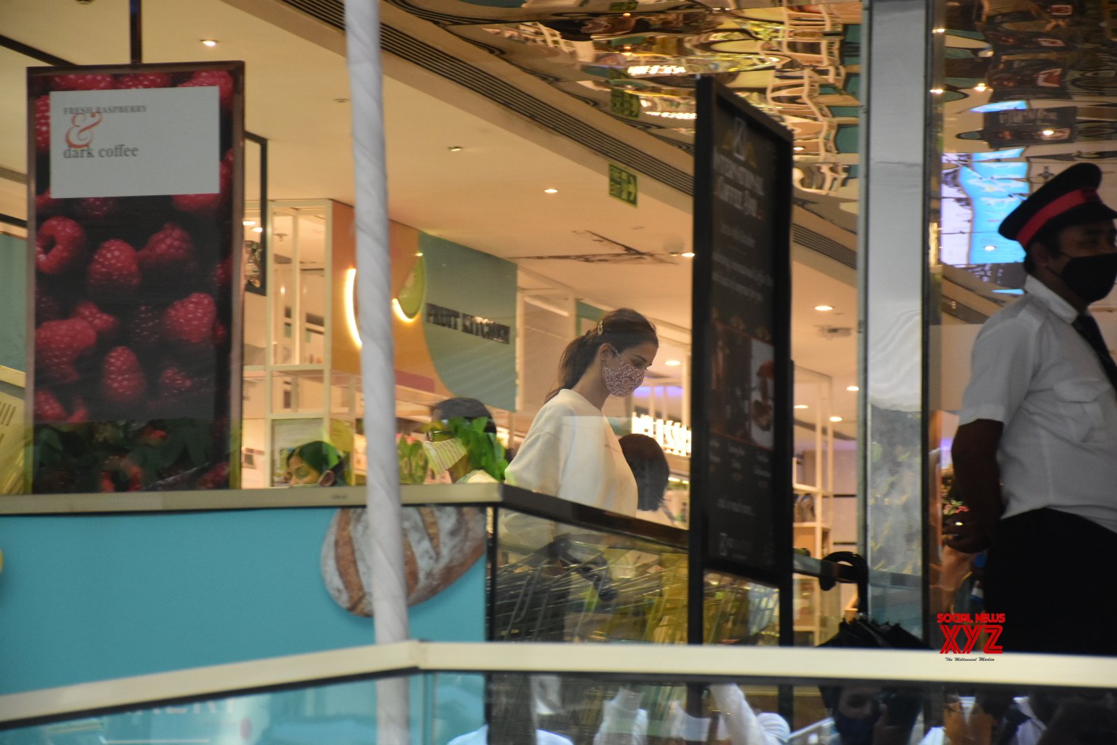 Actress Disha Patani Spotted Food Hall At Khar Gallery - Social News XYZ