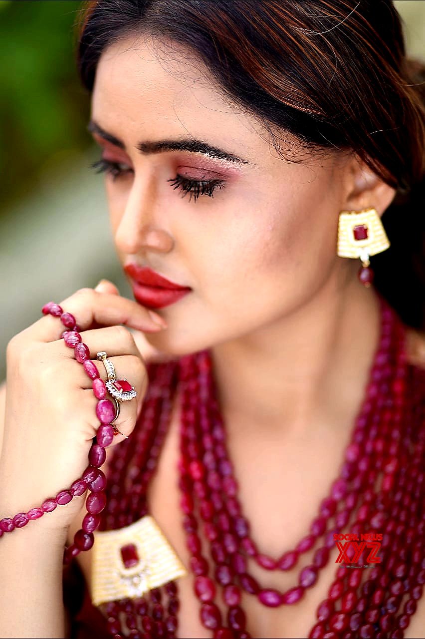 Actress Sony Charishta Latest Glam Stills - Social News XYZ