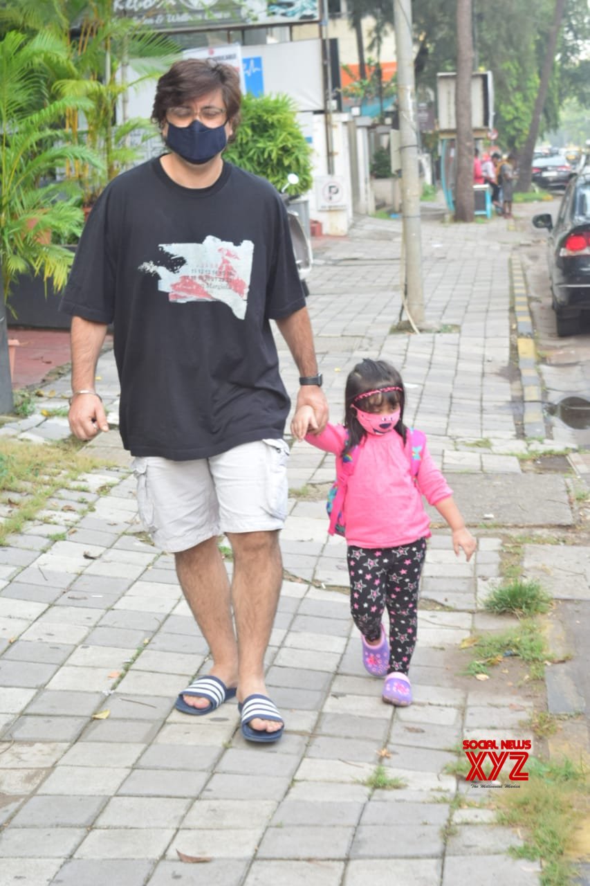 Goldie Behl With Kids Spotted At Khar - Gallery - Social News XYZ