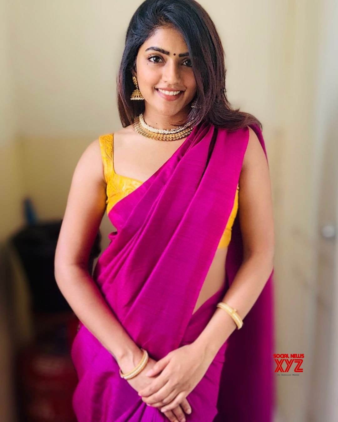 Actress Eesha Gupta New Glamour Stills - Social News XYZ