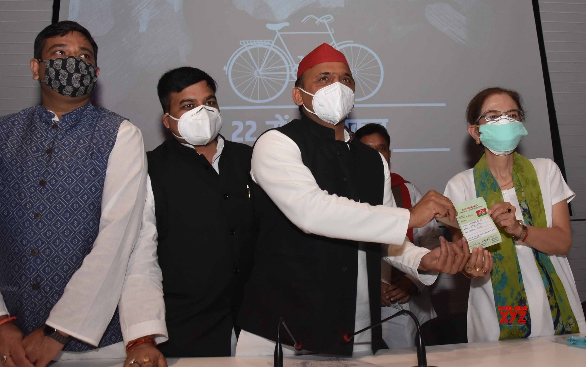 Lucknow: Ex - Congress MP Annu Tandon joins Samajwadi Party #Gallery ...