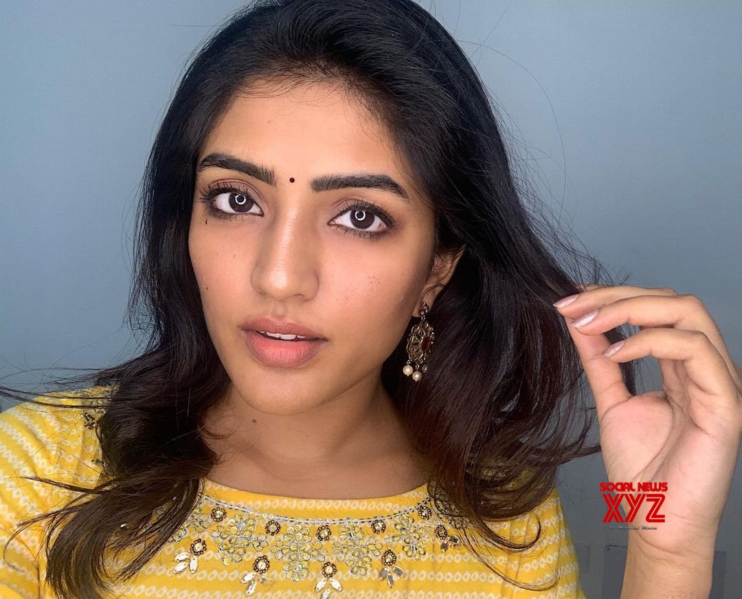 Actress Eesha Gupta New Hot And Glamour Stills - Social News XYZ