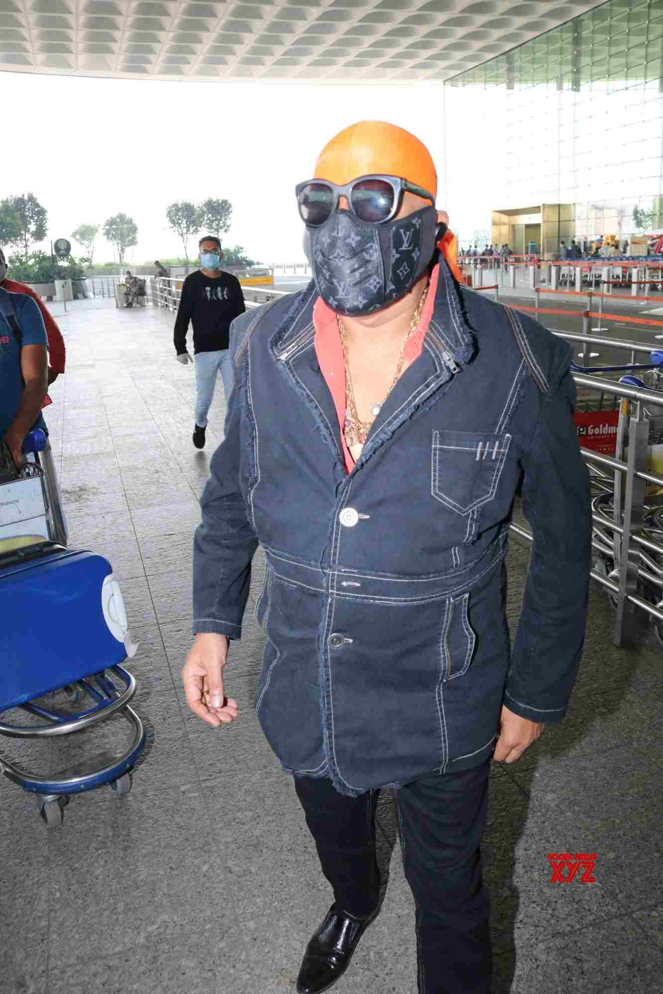 Sivamani Spotted At Airport - Gallery - Social News XYZ