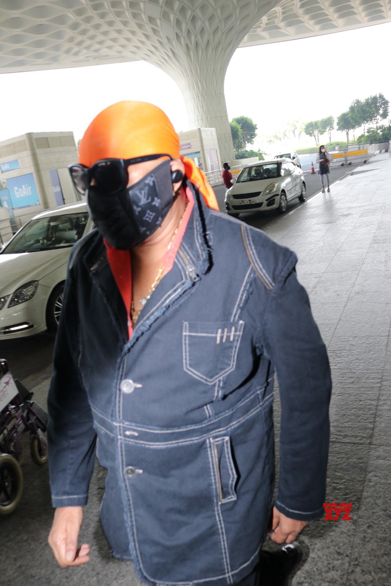 Sivamani Spotted At Airport - Gallery - Social News XYZ