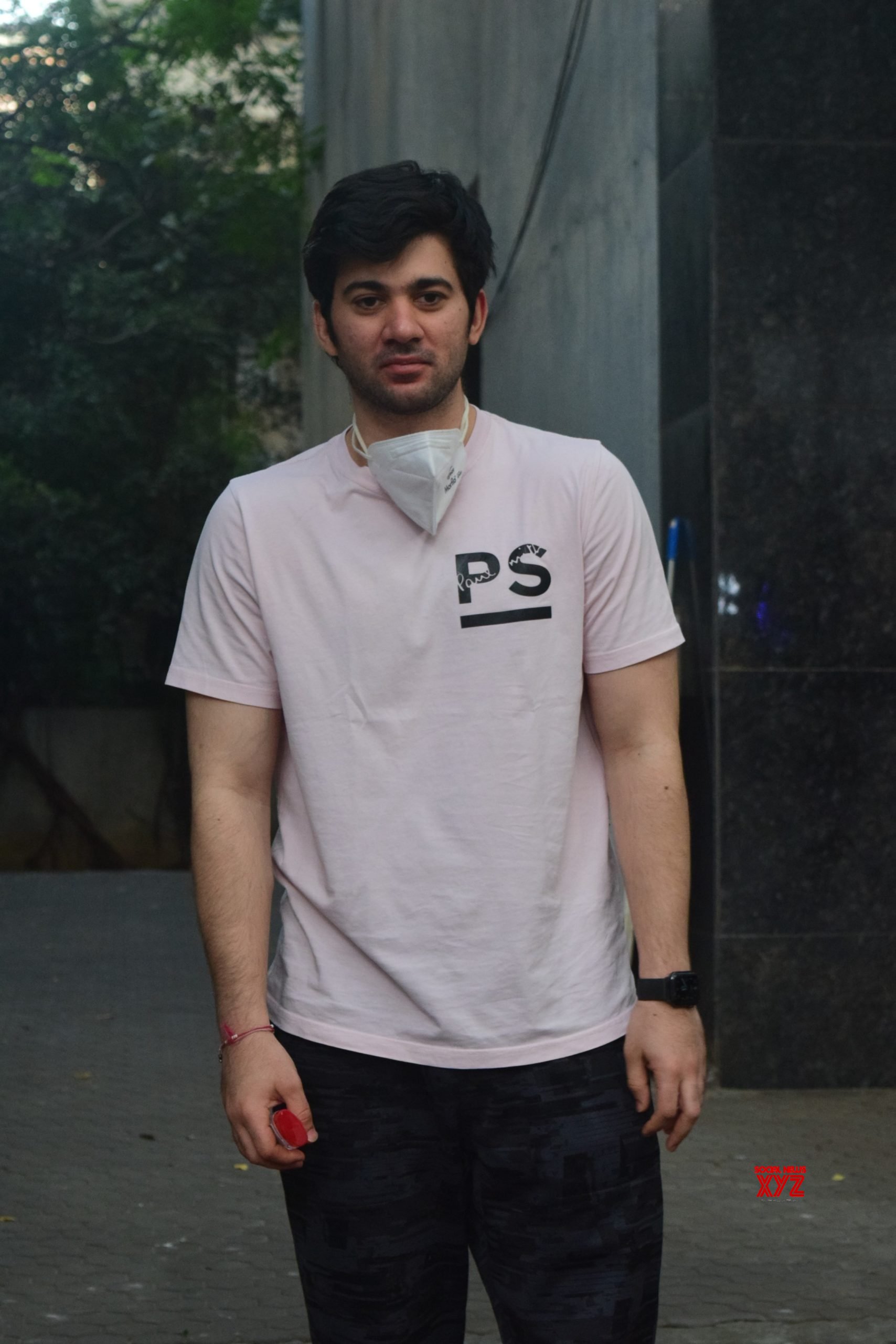 Karan Deol Spotted At Bandra HD Gallery - Social News XYZ