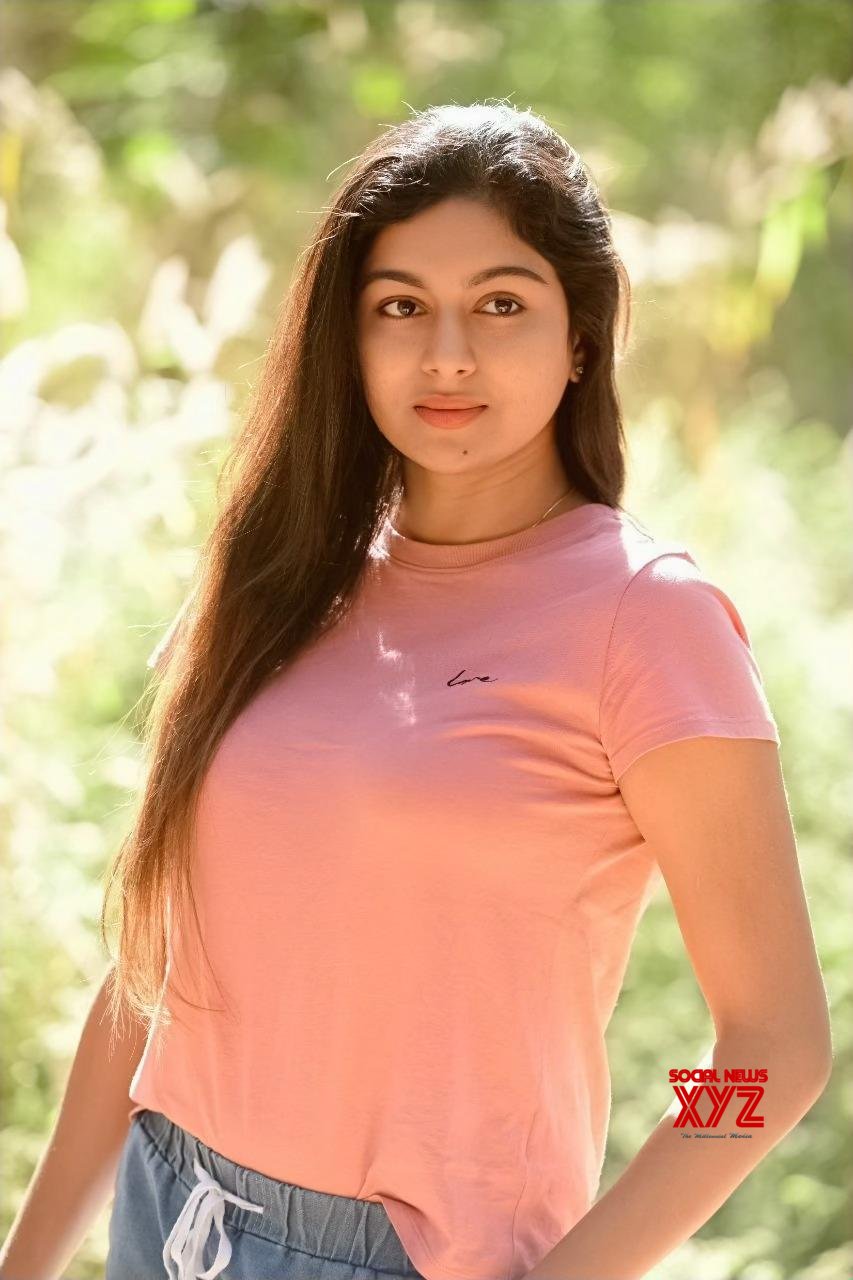 Actress Akshatha Srinivas Latest Glam HD Stills - Social News XYZ