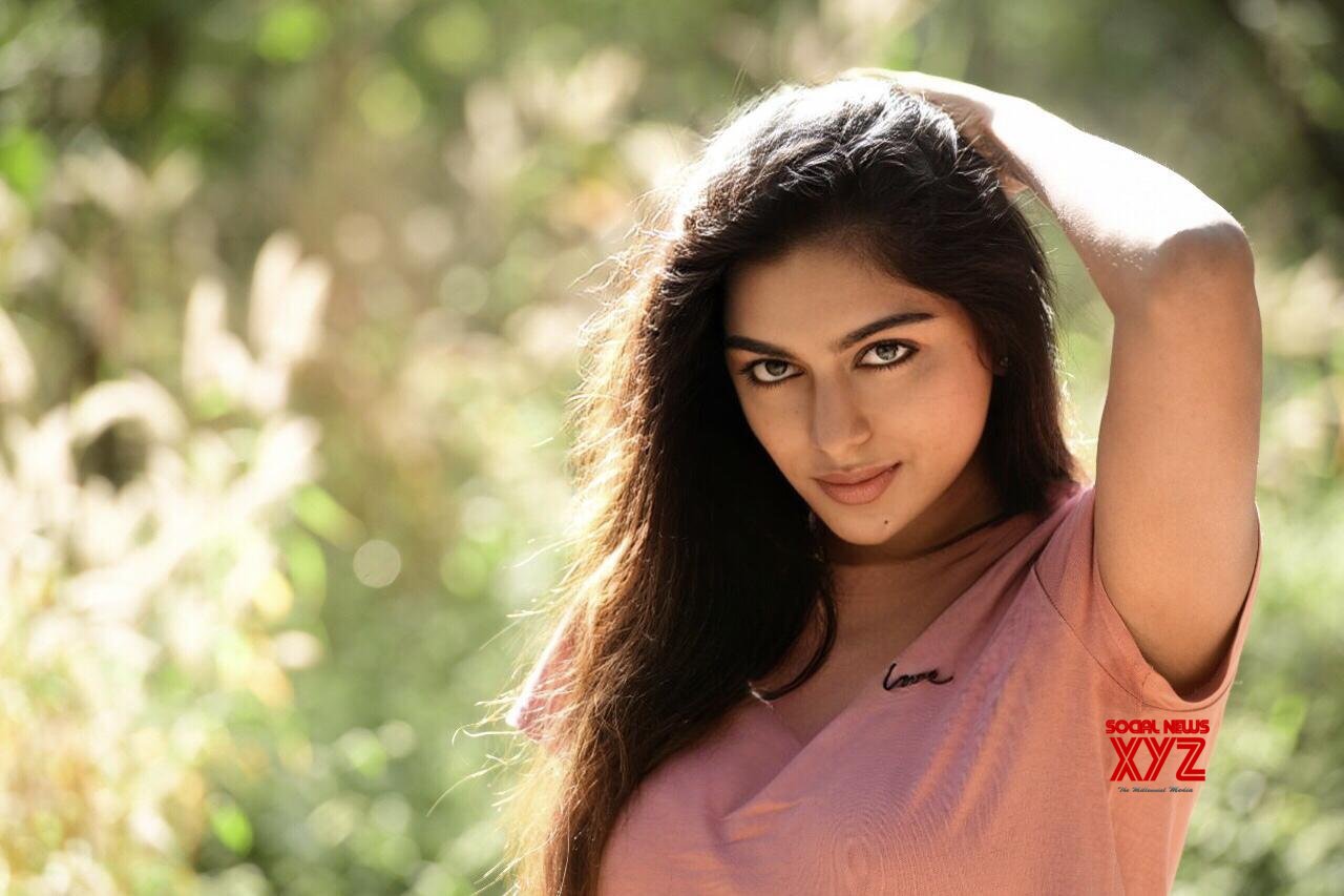 Actress Akshatha Srinivas Latest Glam HD Stills - Social News XYZ