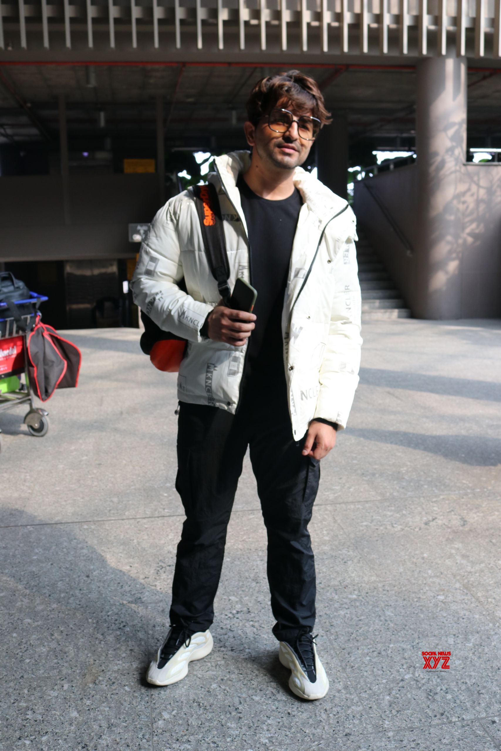 Nikk Punjabi Singer Spotted At Airport Arrival - Social News XYZ