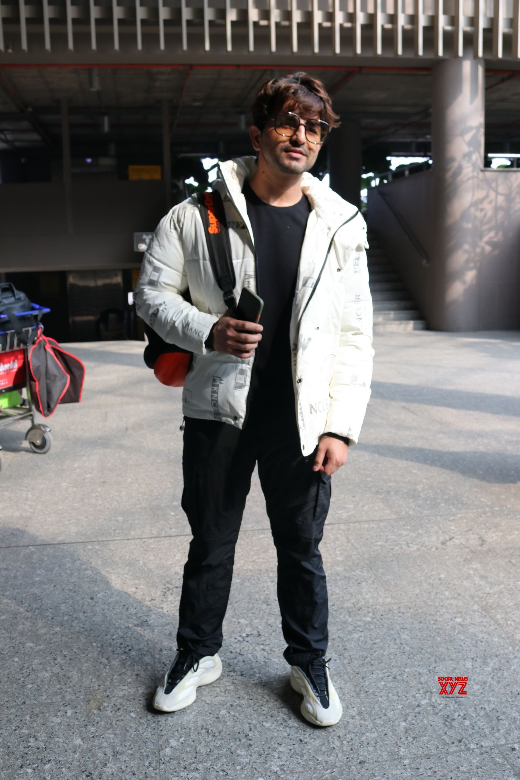 Nikk Punjabi Singer Spotted At Airport Arrival - Social News XYZ