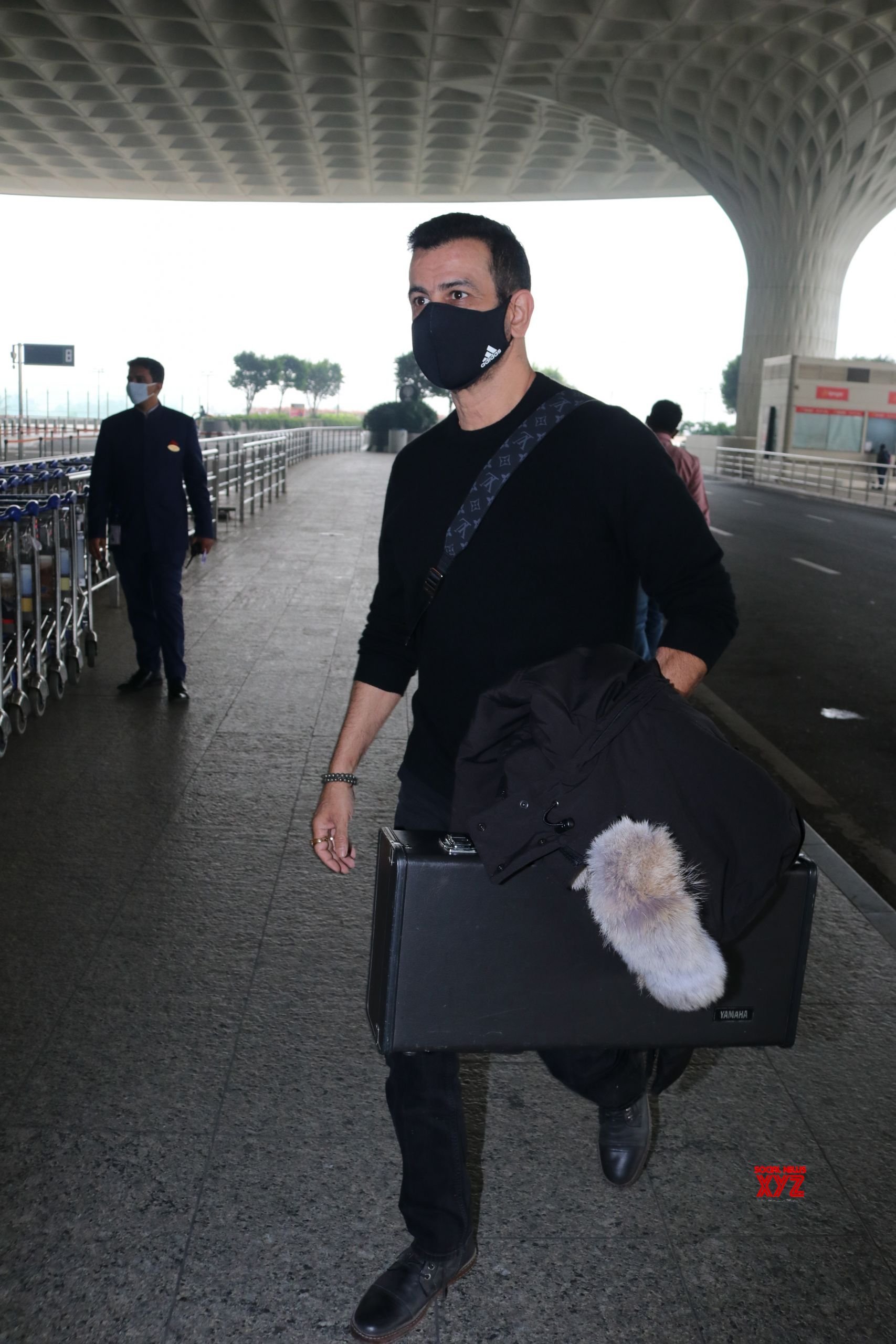 Ronit Roy Spotted At Airport Departure HD Gallery - Social News XYZ