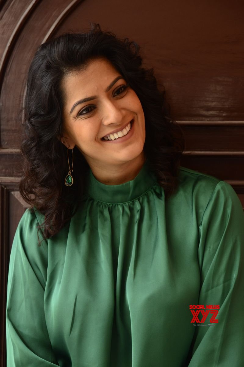 Actress Varalaxmi Sarathkumar Stills From Krack Movie Interview ...