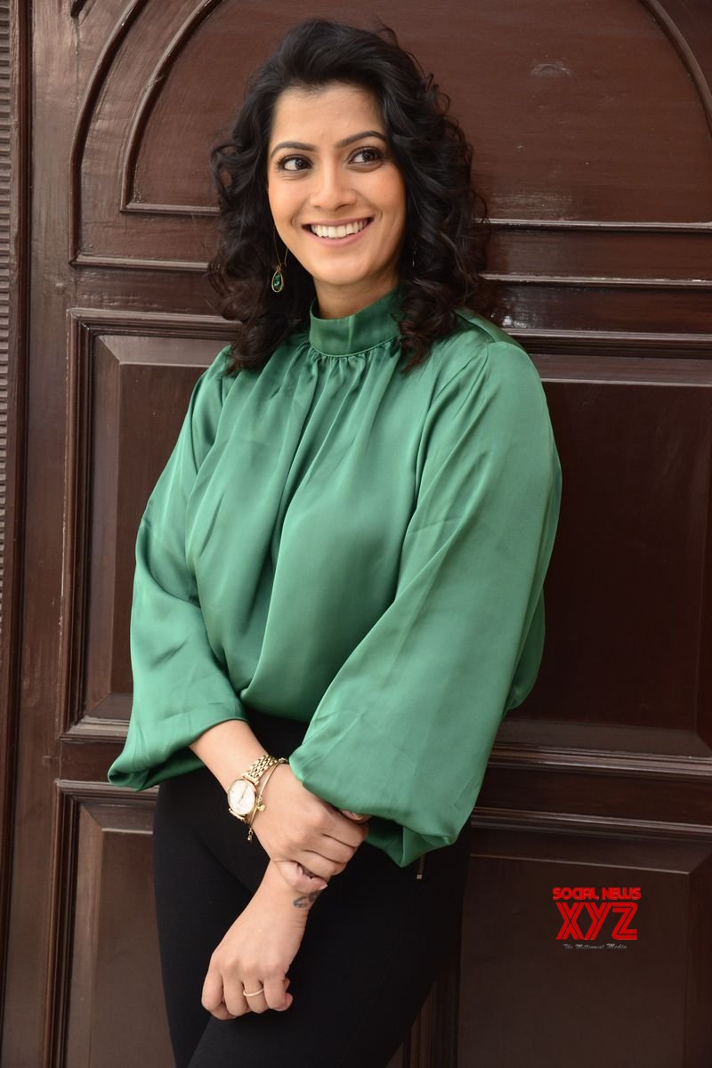 Actress Varalaxmi Sarathkumar Stills From Krack Movie Interview ...