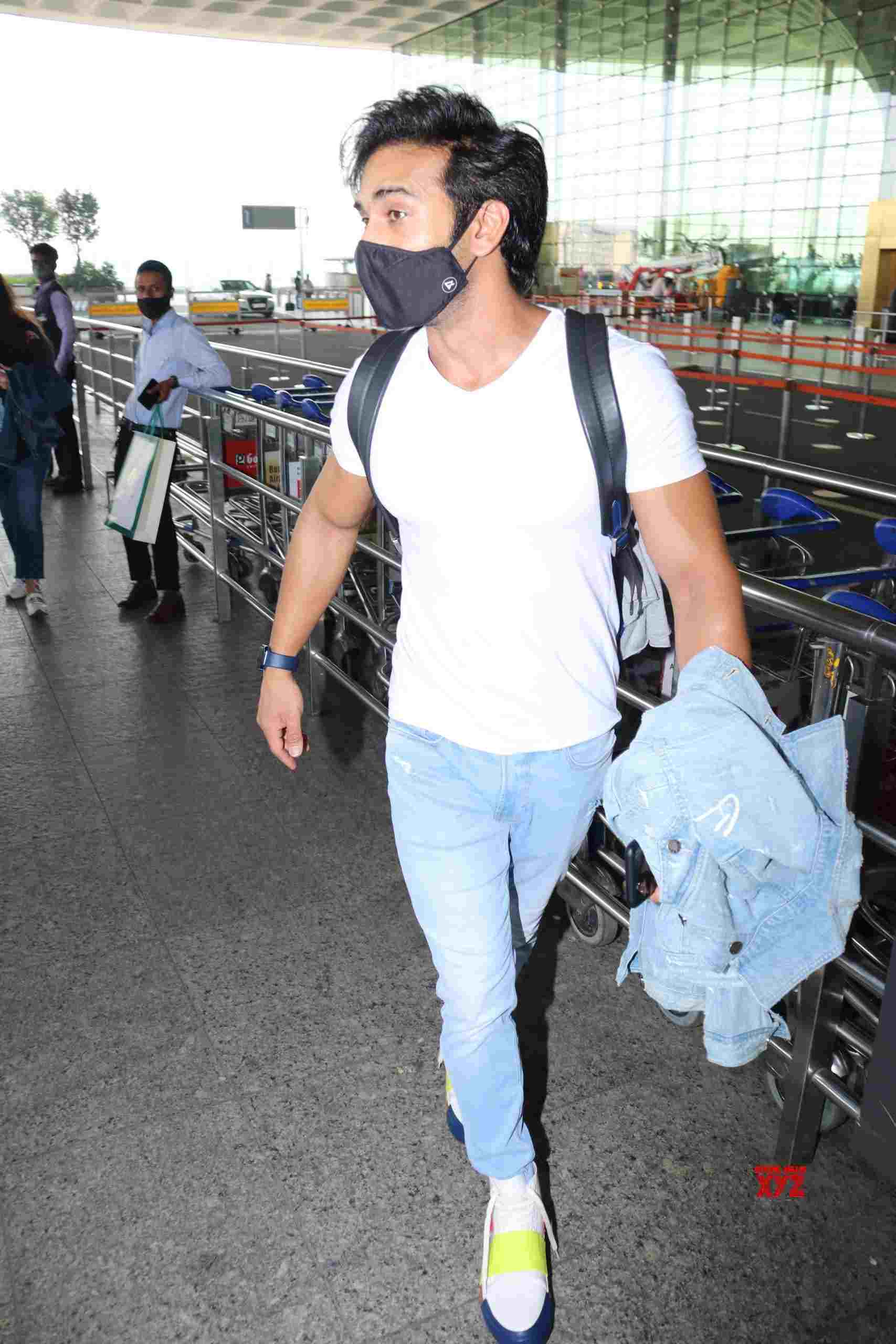 Pulkit Samrat Spotted At Airport Departure HD Gallery - Social News XYZ