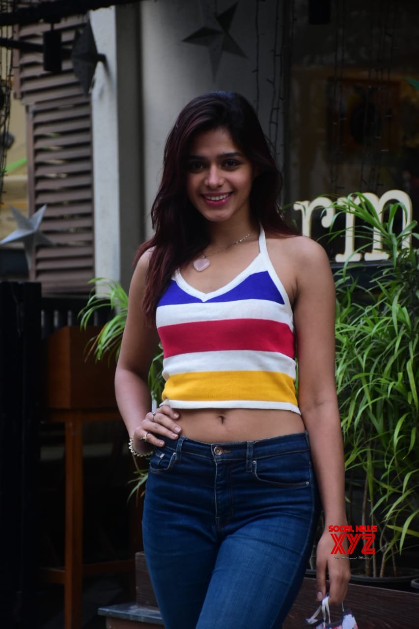Actress Pranati Rai Prakash Spotted At Farmer's Cafe - Gallery - Social ...