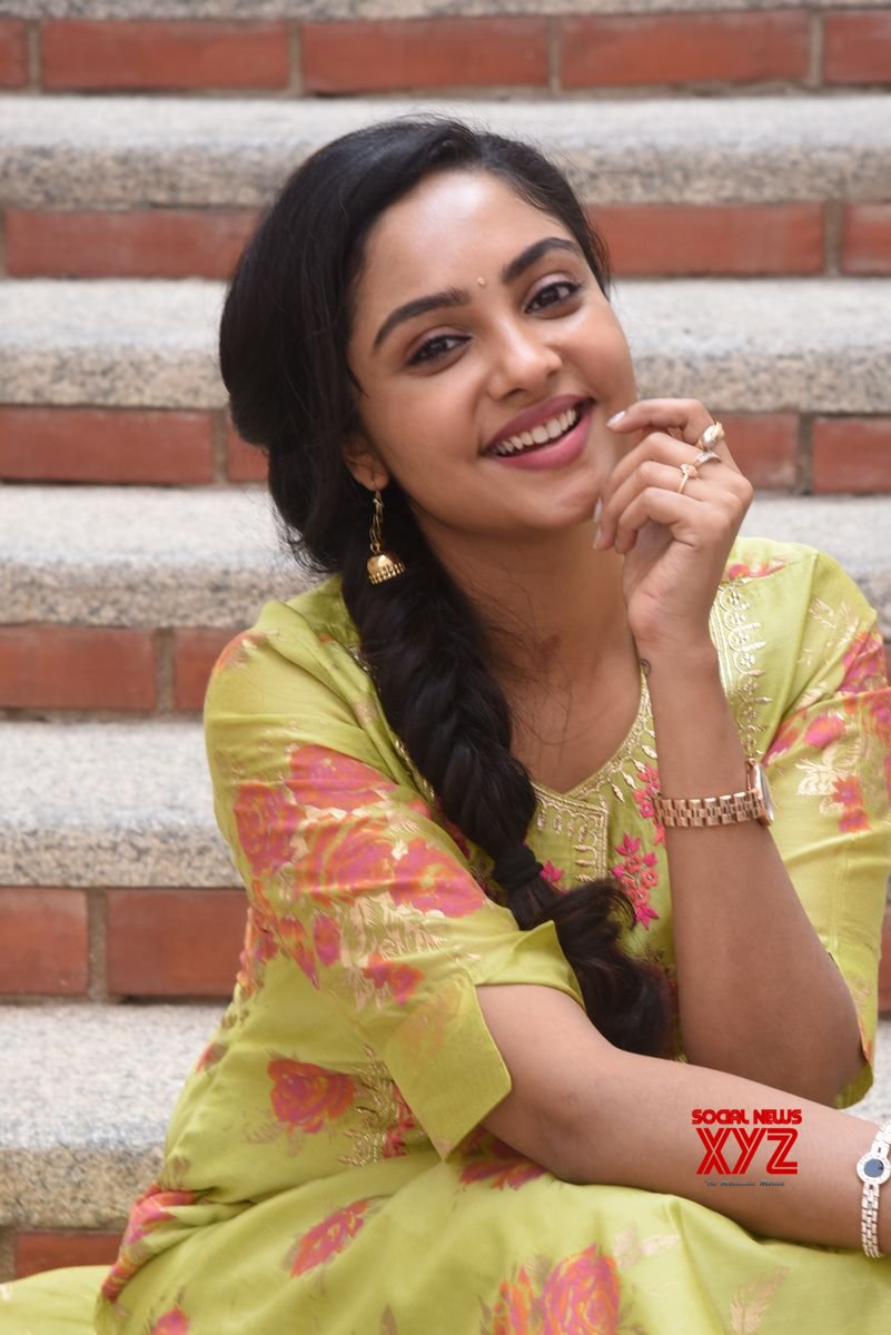 Actress Smruthi Venkat Stills Form Sravanth Ram Creations Movie Opening ...