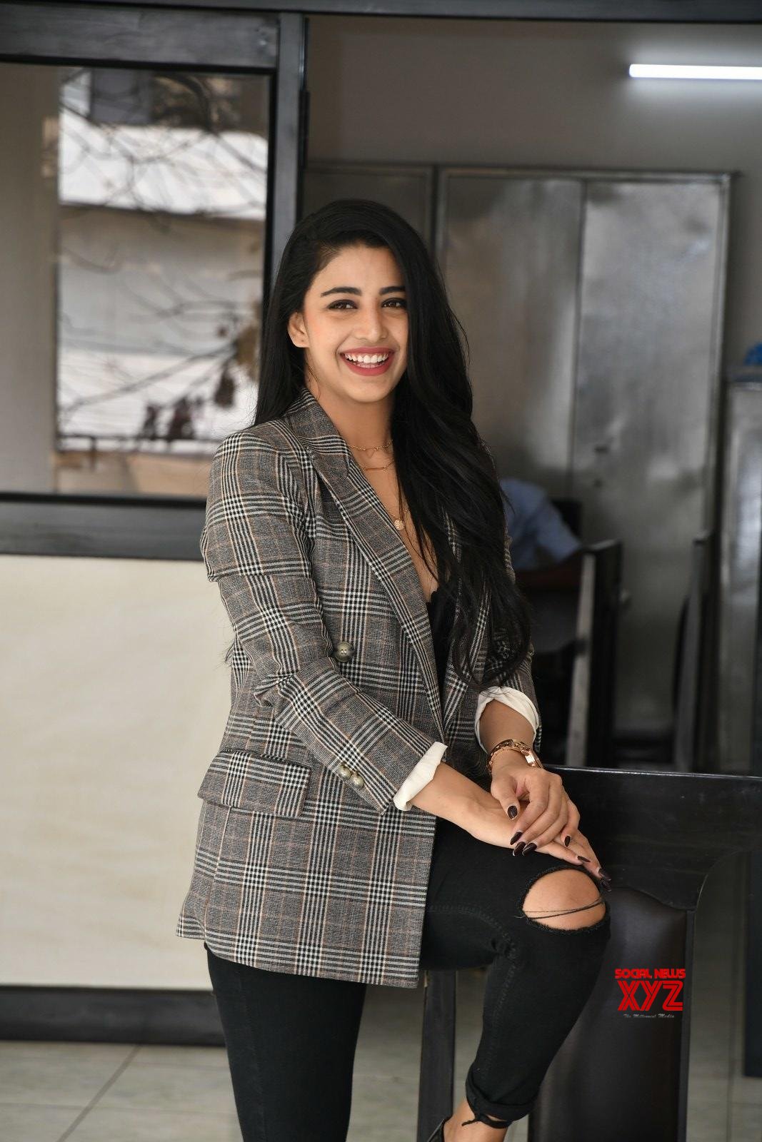 Actress Daksha Nagarkar Interview Stills - Social News XYZ