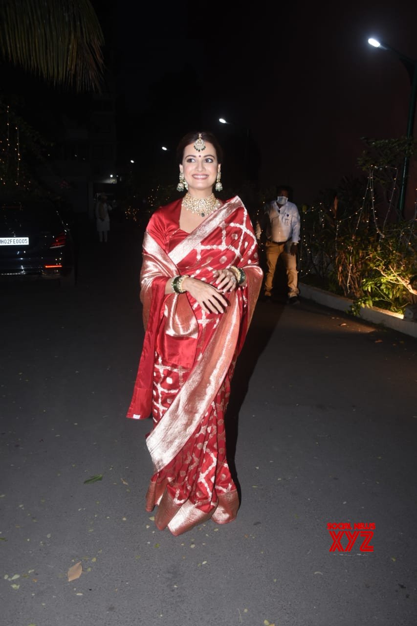 Newly Wed Dia Mirza With Her Hubby Vaibhav Rekhi Pose For Media ...