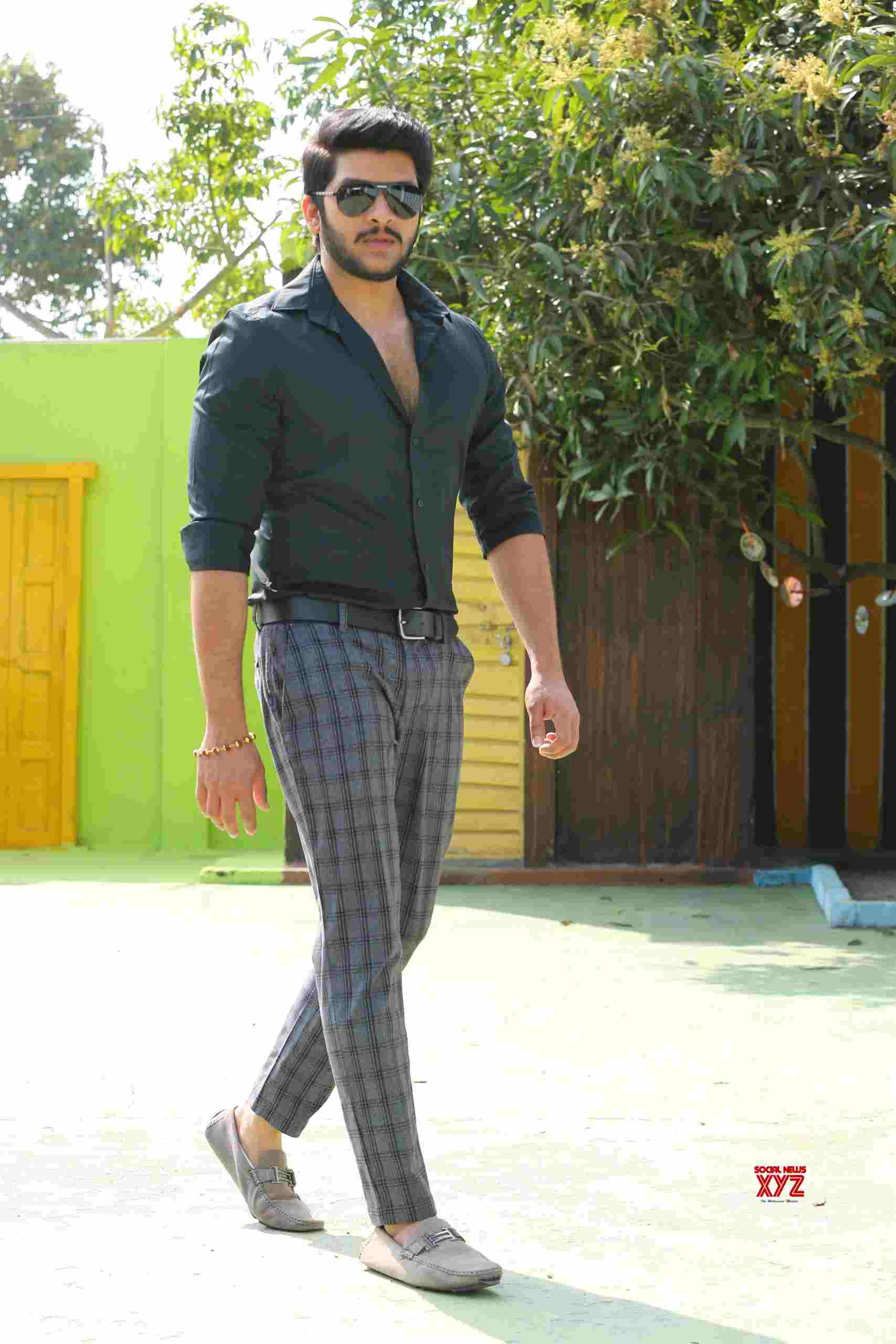 Actor Rajeev Salur HD Stills - Social News XYZ