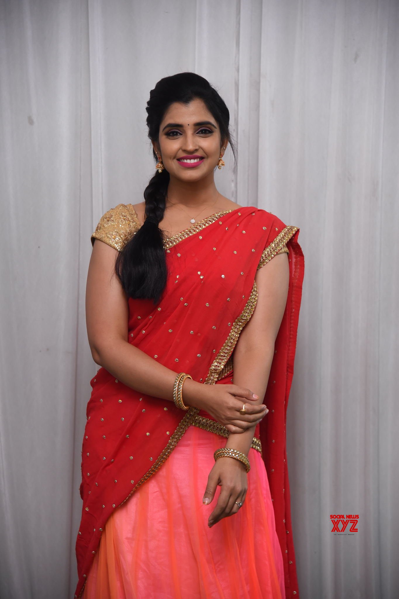 Anchor Shyamala Latest Traditional Stills - Social News XYZ