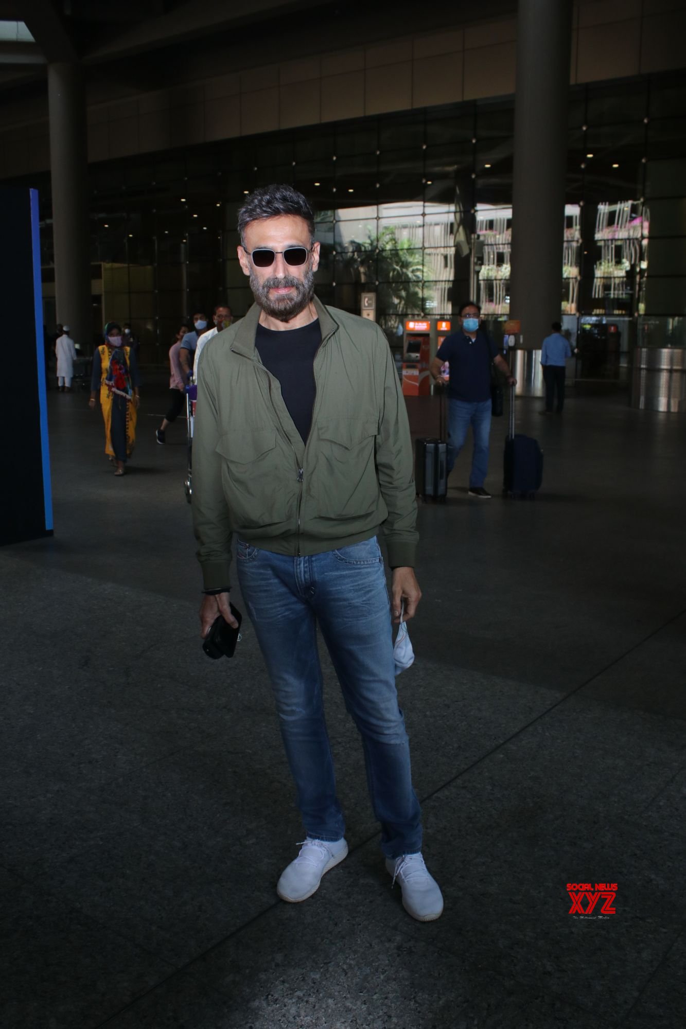 Rahul Dev Spotted At Airport Arrival - Gallery - Social News XYZ